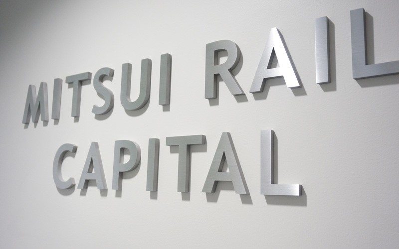 Mitsui Rail Capital | Office Graphics | Cushing