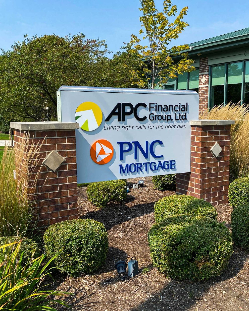Exterior Building Signage Chicago | Custom Outdoor Signs | Cushing